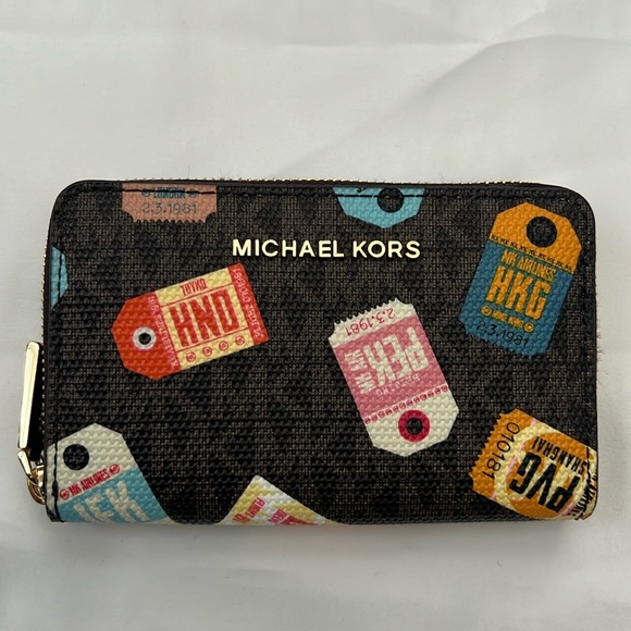 MICHAEL Michael Kors | Bags | Michael Kors Jet Set Go Mini Wallet ...